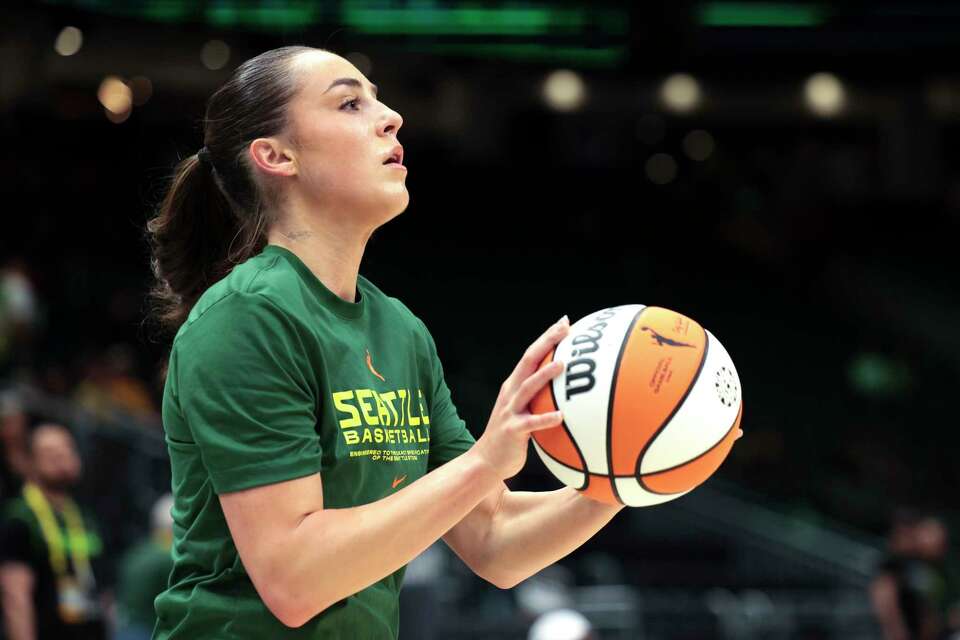 Former UConn star Nika Mühl makes WNBA debut for Seattle Storm