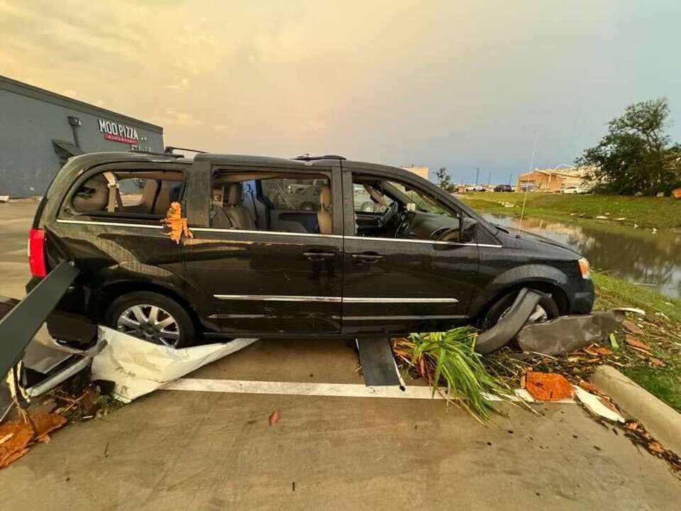 Tornado causes massive damage in Central Texas