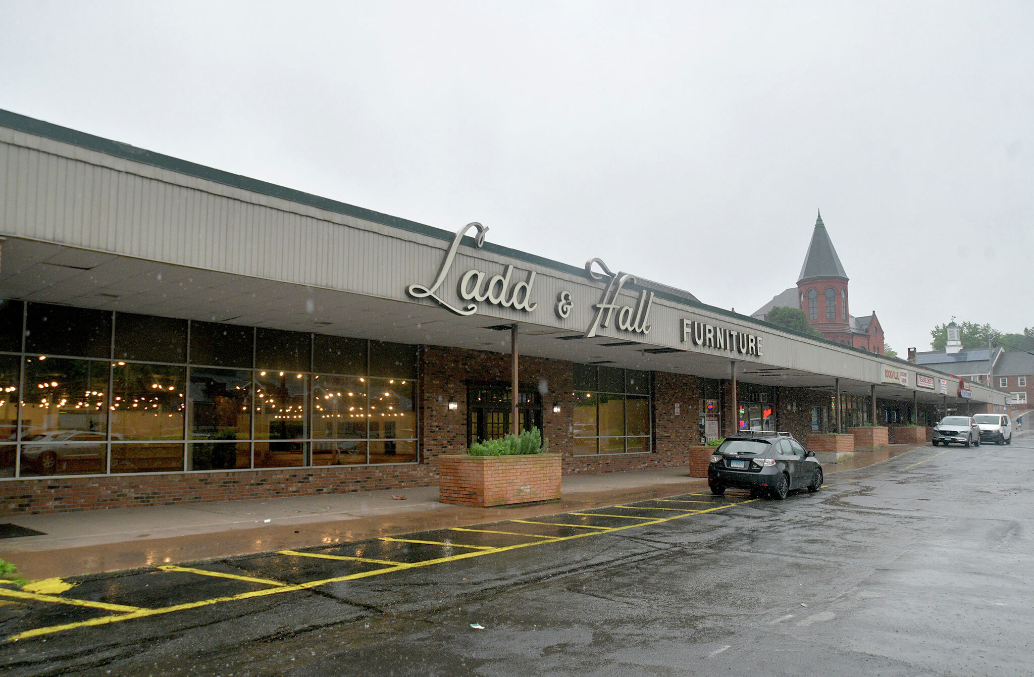 Deals on Wheels moving to former Ladd & Hall space in Vernon