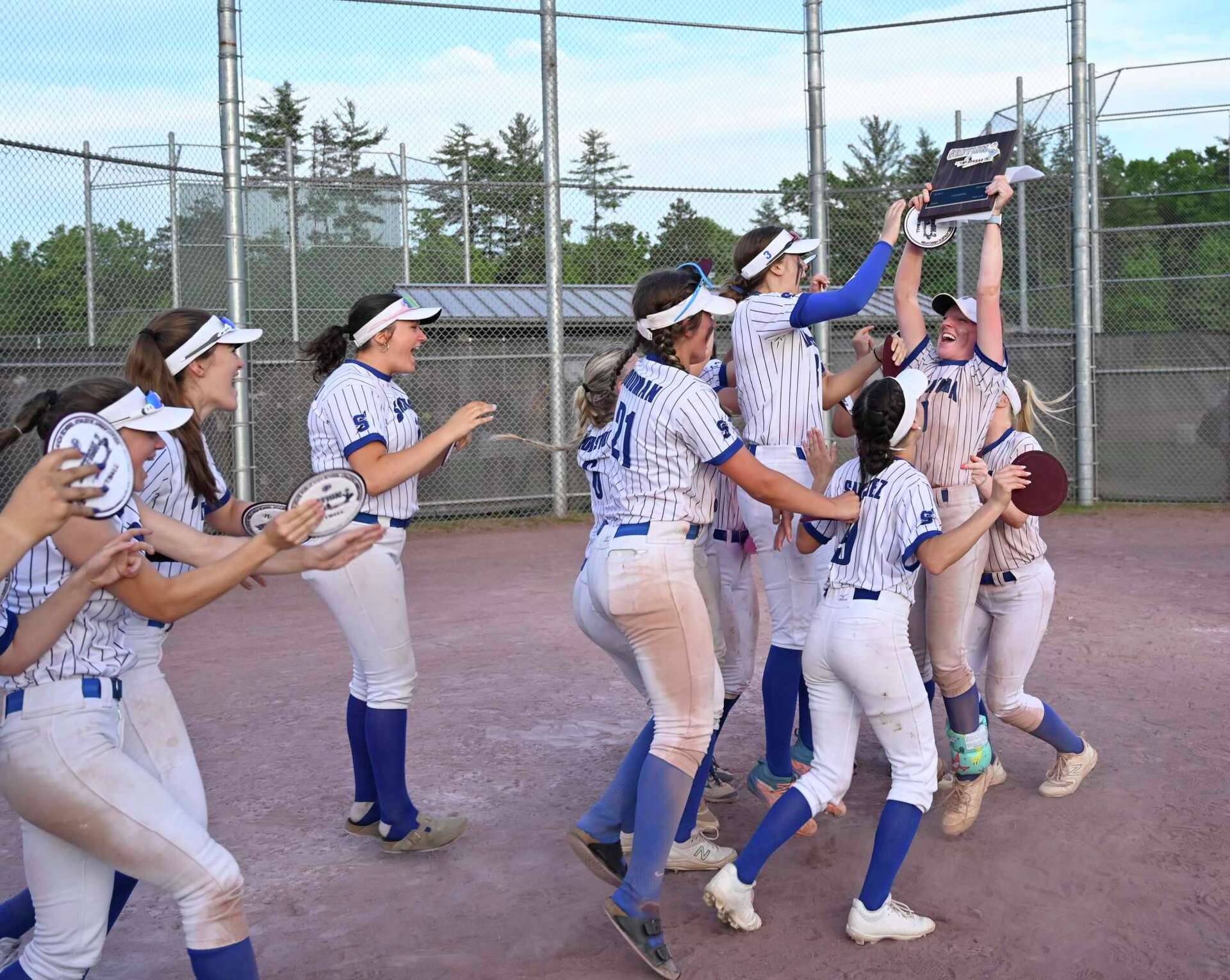 Saratoga Springs rallies past Guilderland for Class AAA softball title