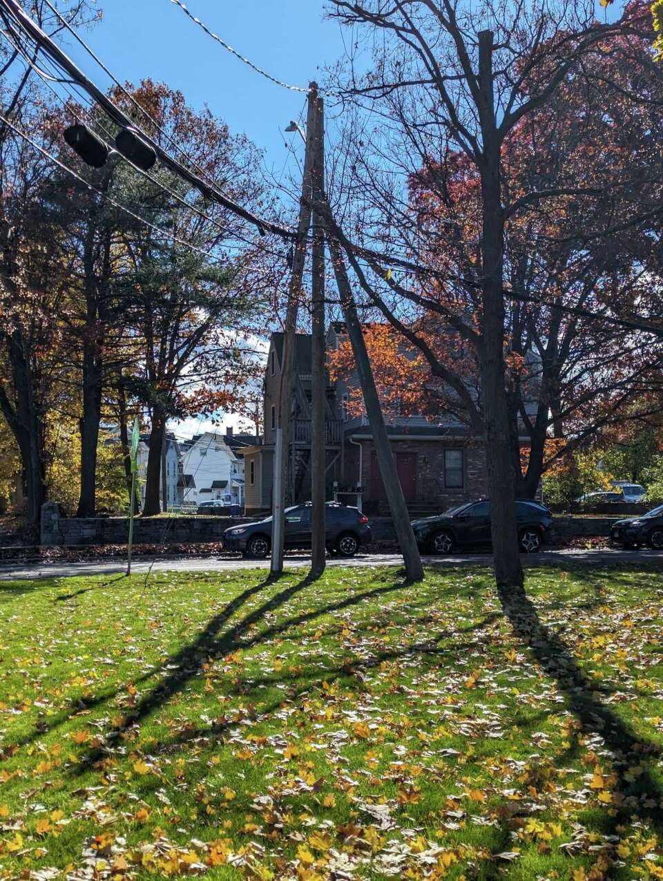 Norwalk steps up removal of 'eyesore' doubled-up utility poles