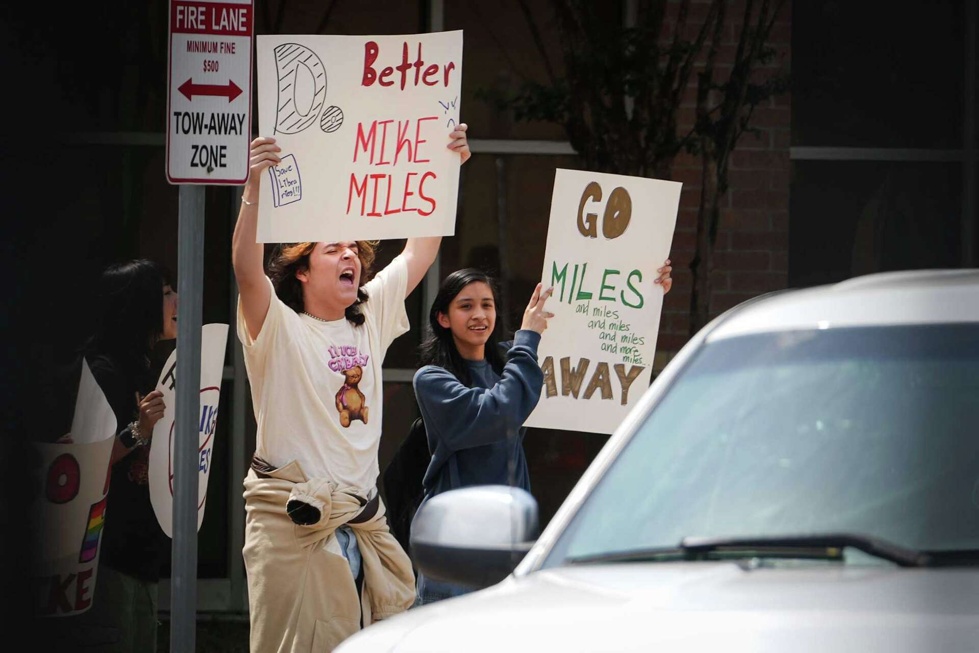 Advocacy group asks students to miss school to protest Mike Miles
