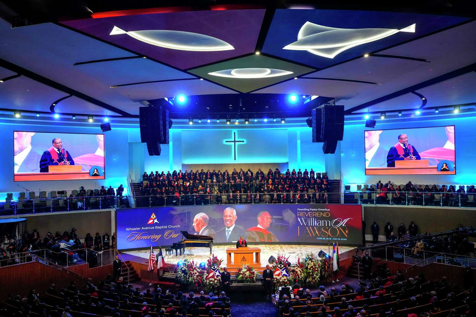 Houston leaders, community attend Rev. Bill Lawson funeral at Wheeler