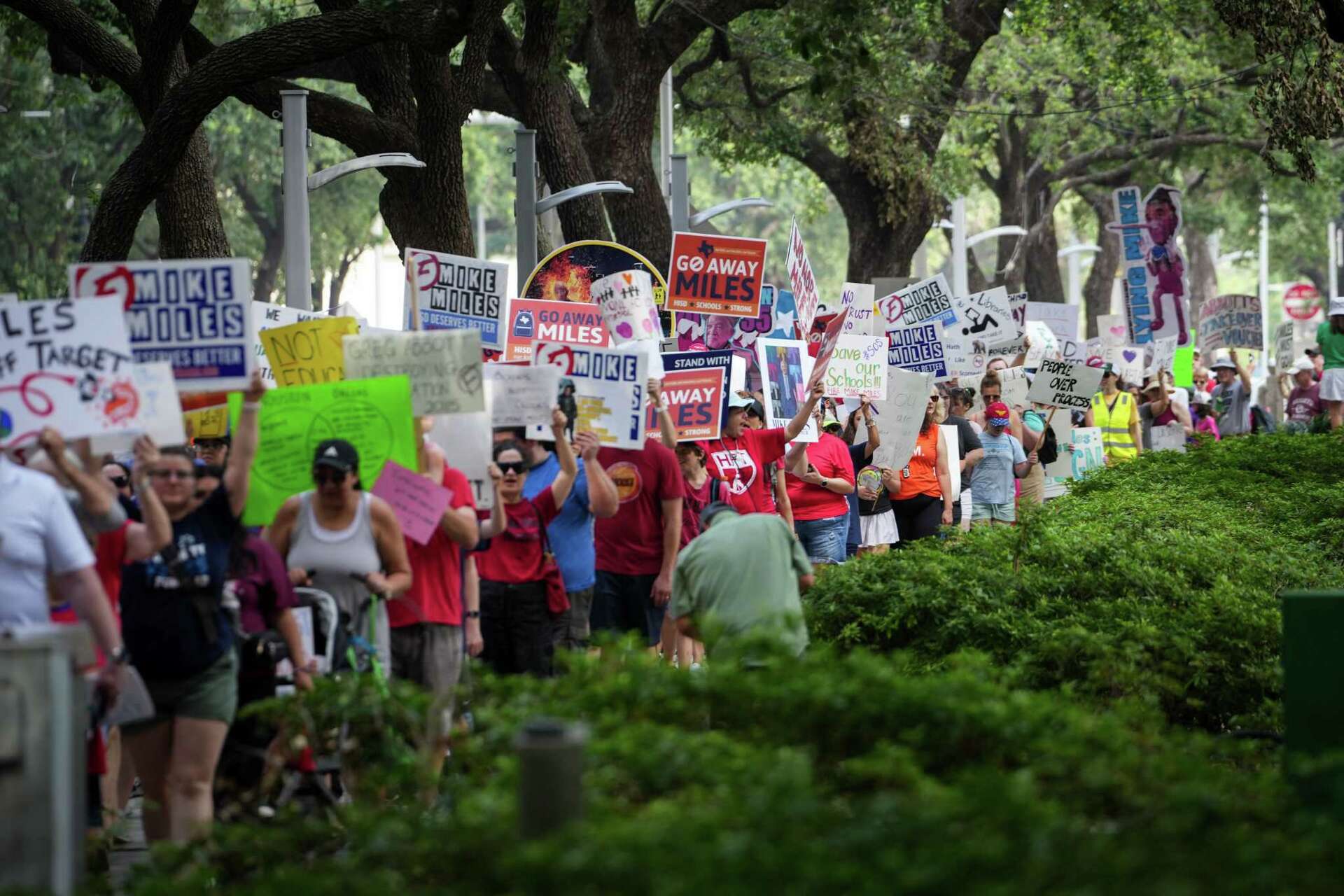 Two HISD elementary school principals reassigned to work from home