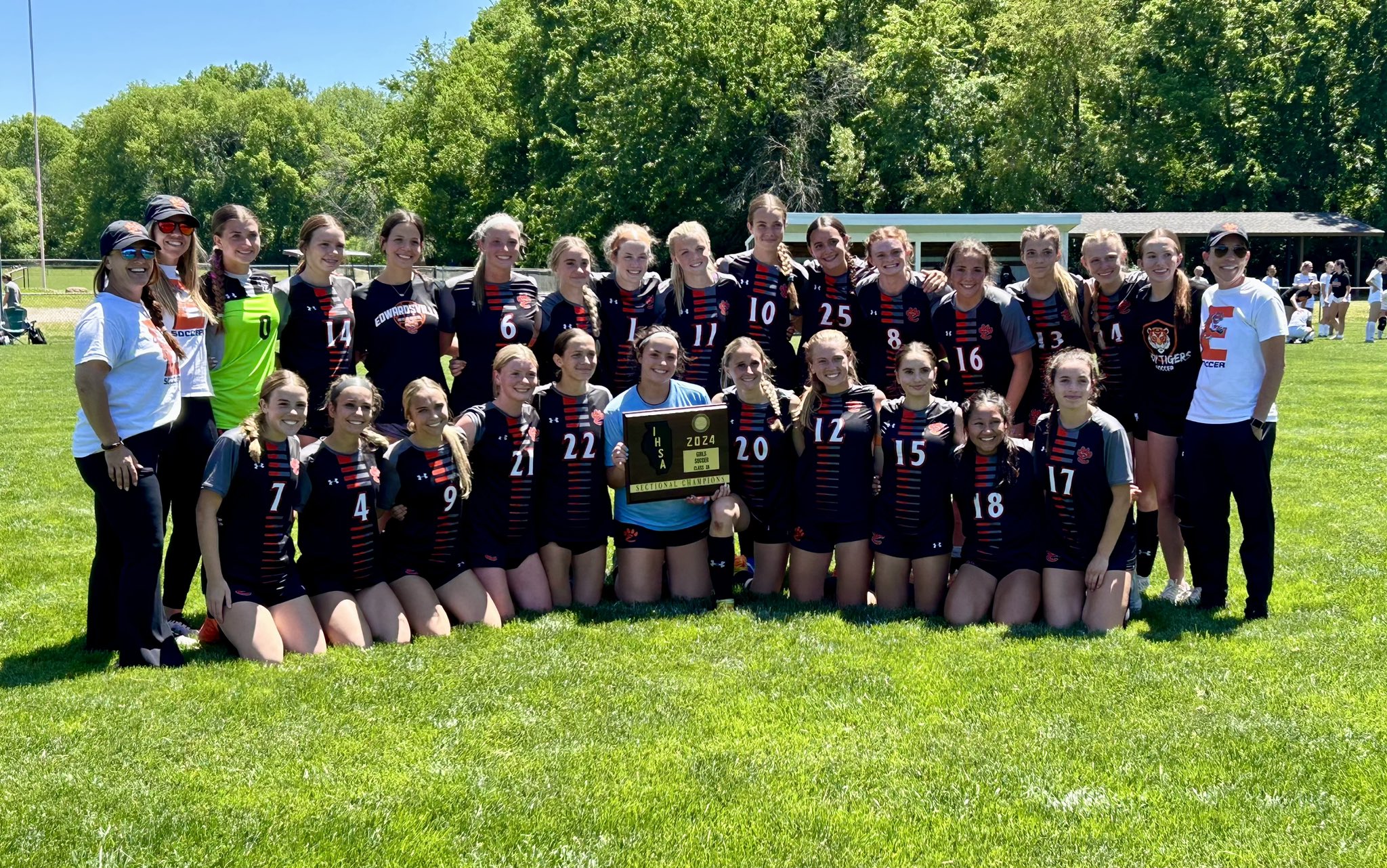 First-half scoring outburst lifts EHS to sectional championship