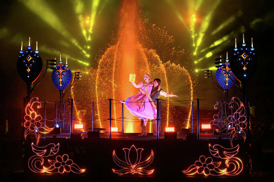 A year after a fire, Disneyland’s Fantasmic returns without dragon