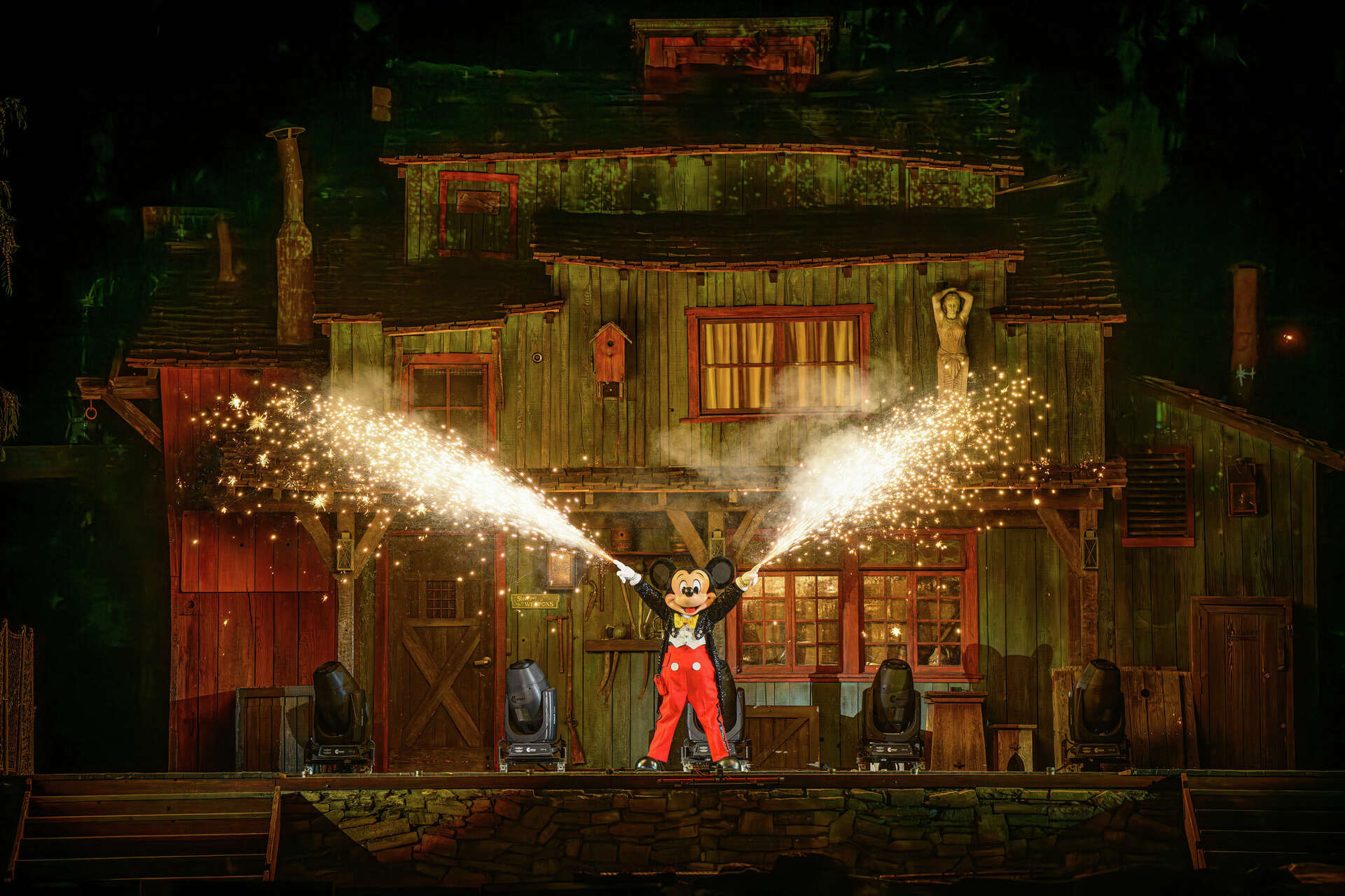 A year after a fire, Disneyland’s Fantasmic returns without dragon