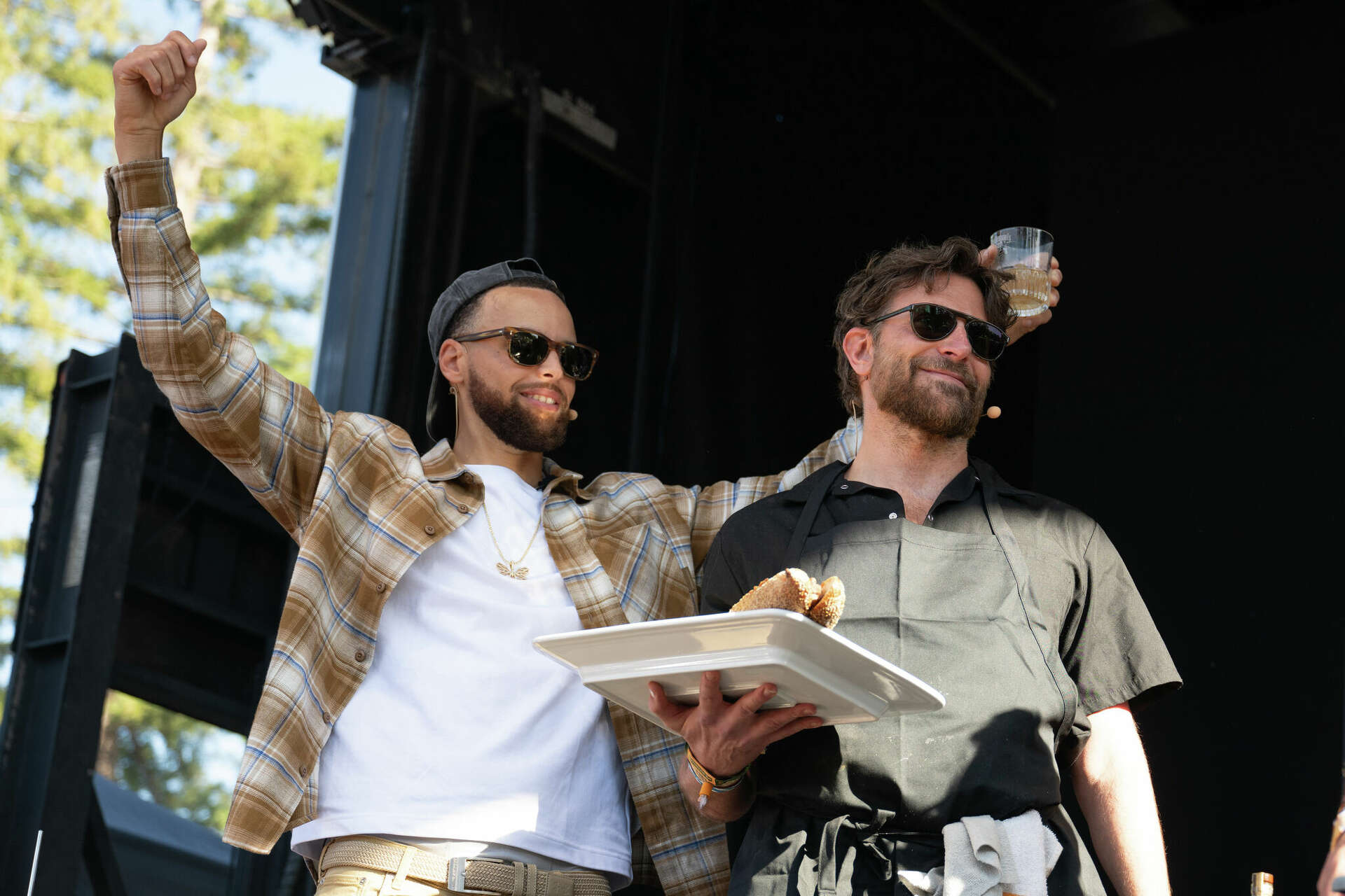 Steph Curry, Bradley Cooper throw cheesesteaks into BottleRock crowd