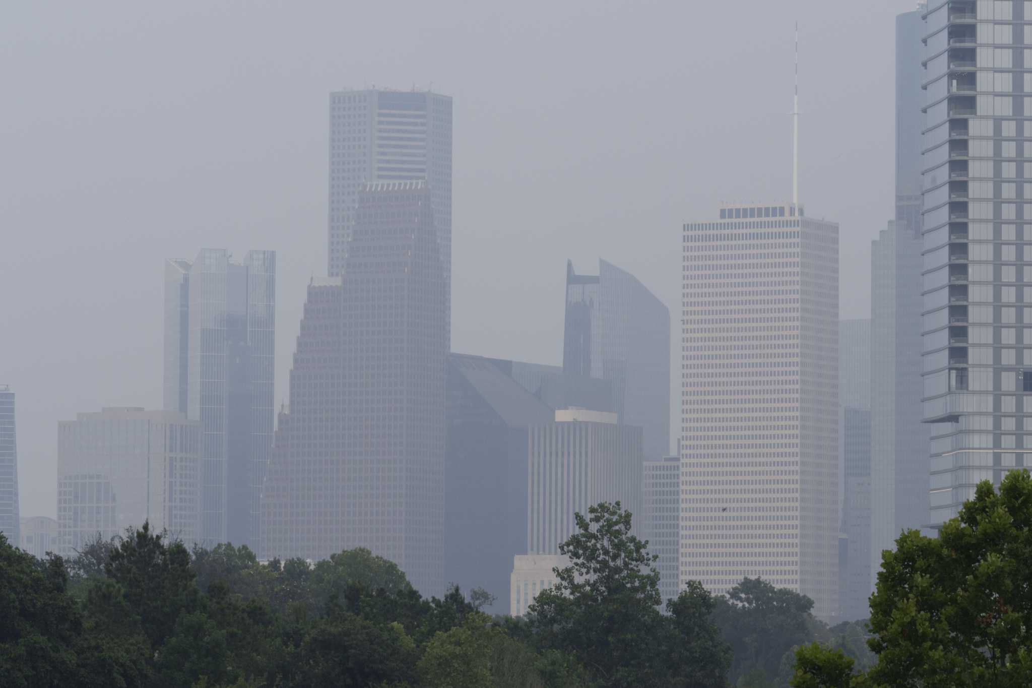 Houston haze returns as Saharan dust that may affect air quality