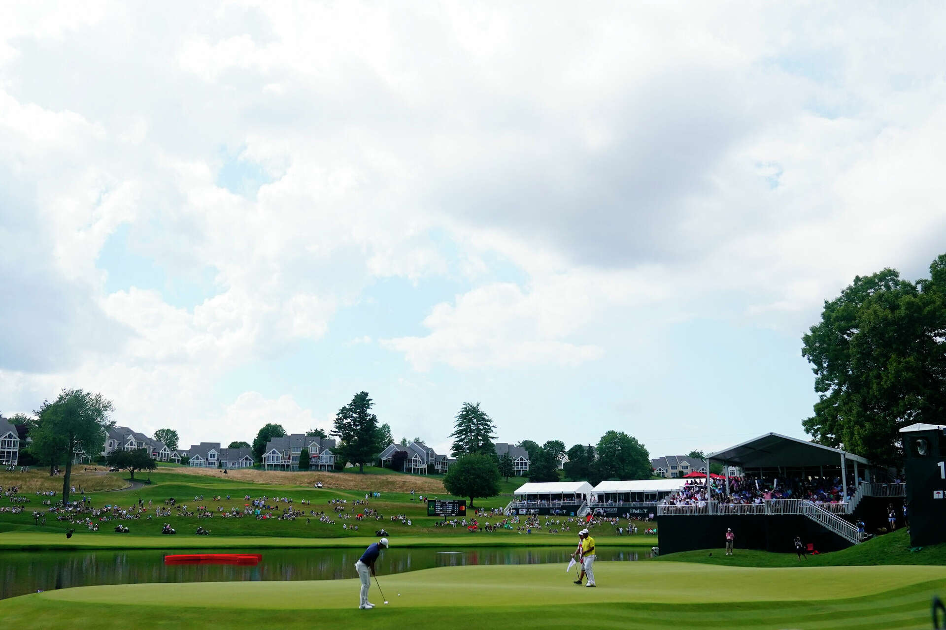 Where are the best spots to watch the Travelers Championship?