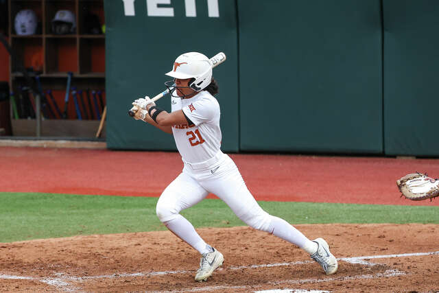 Texas softball: Players from Houston leading Longhorns in WCWS