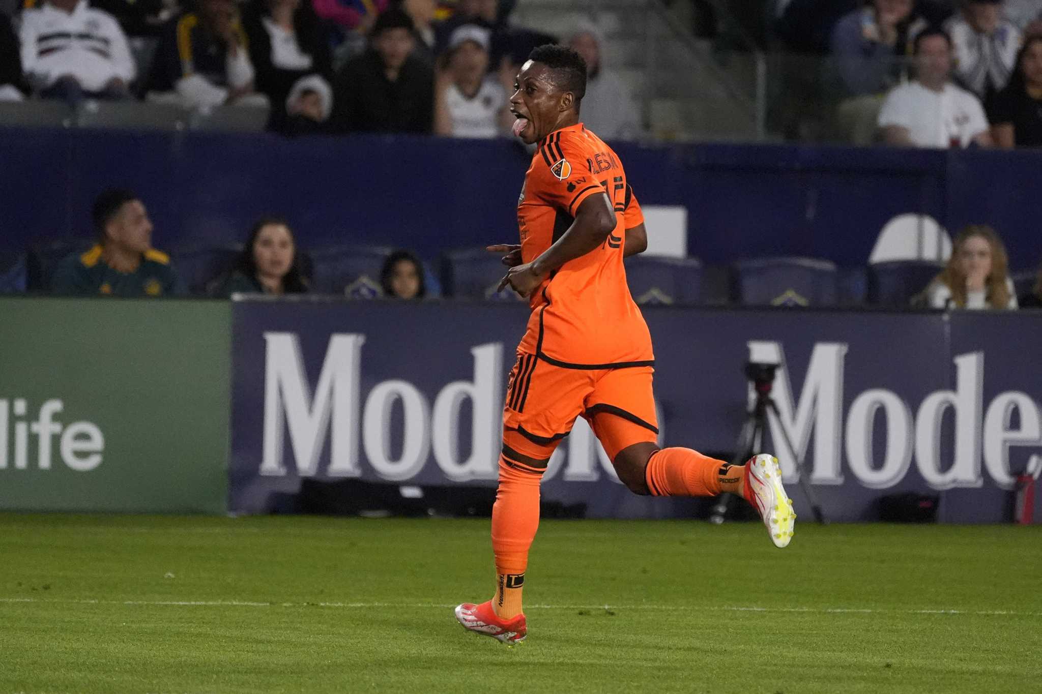 Houston Dynamo: Latif Blessing scores go-ahead goal in win over Rapids