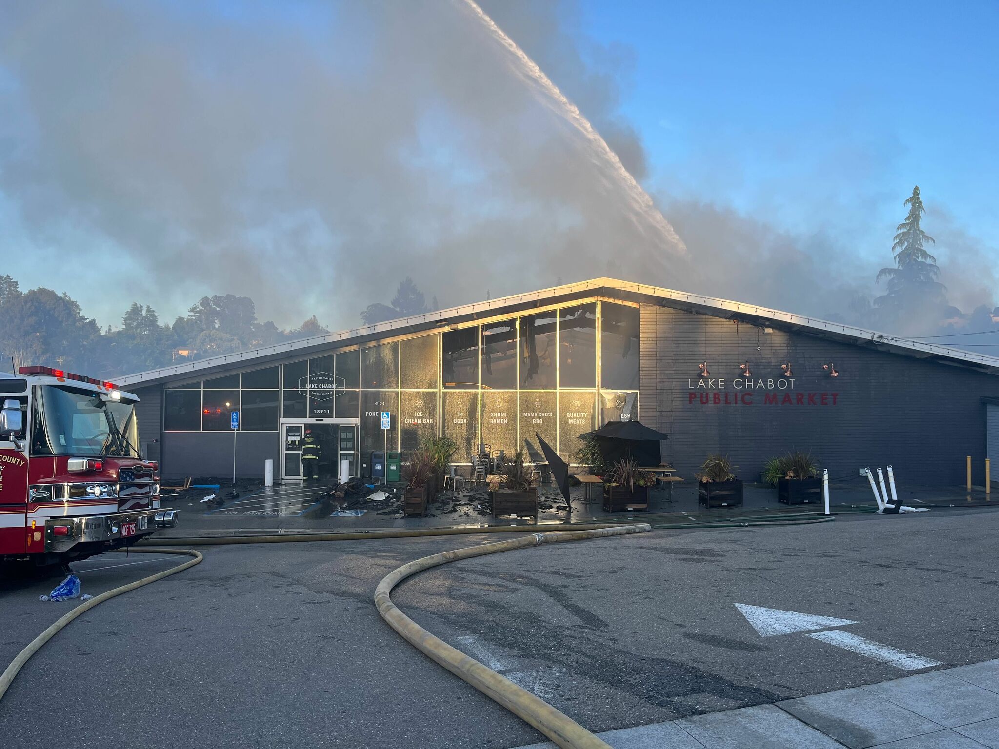 Lake Chabot Public Market in East Bay probably a total loss after fire