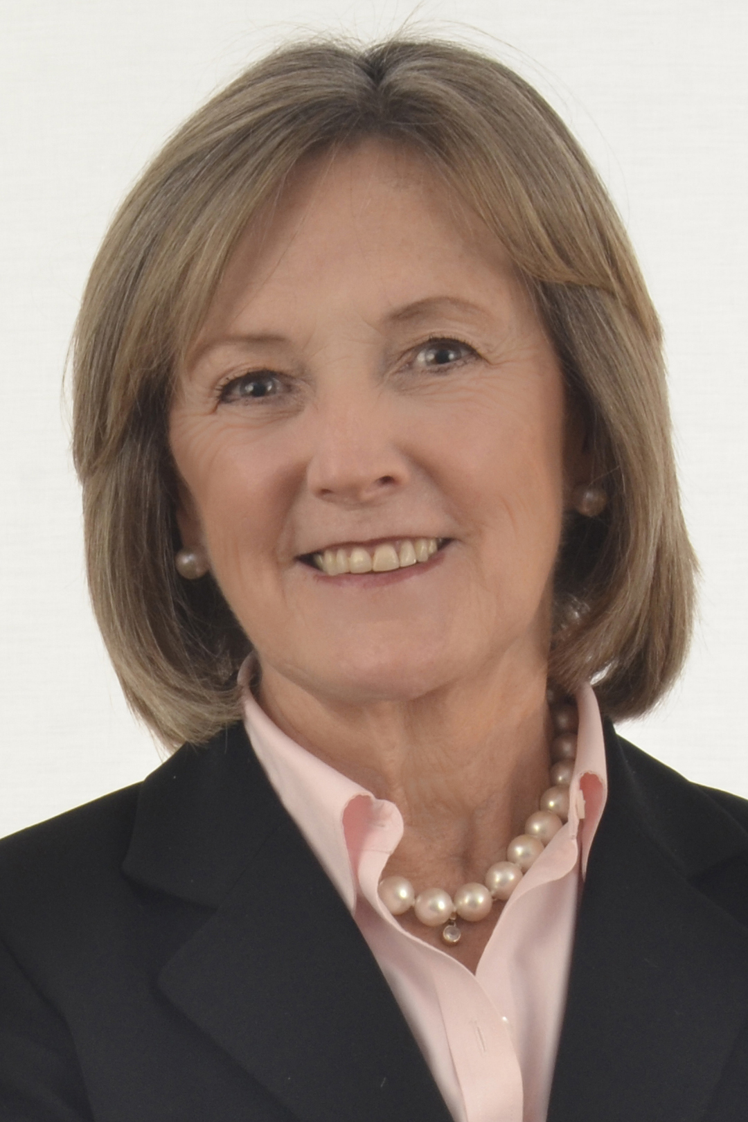 Realtor Lin Lavery expertly guides buyers and sellers in all types of