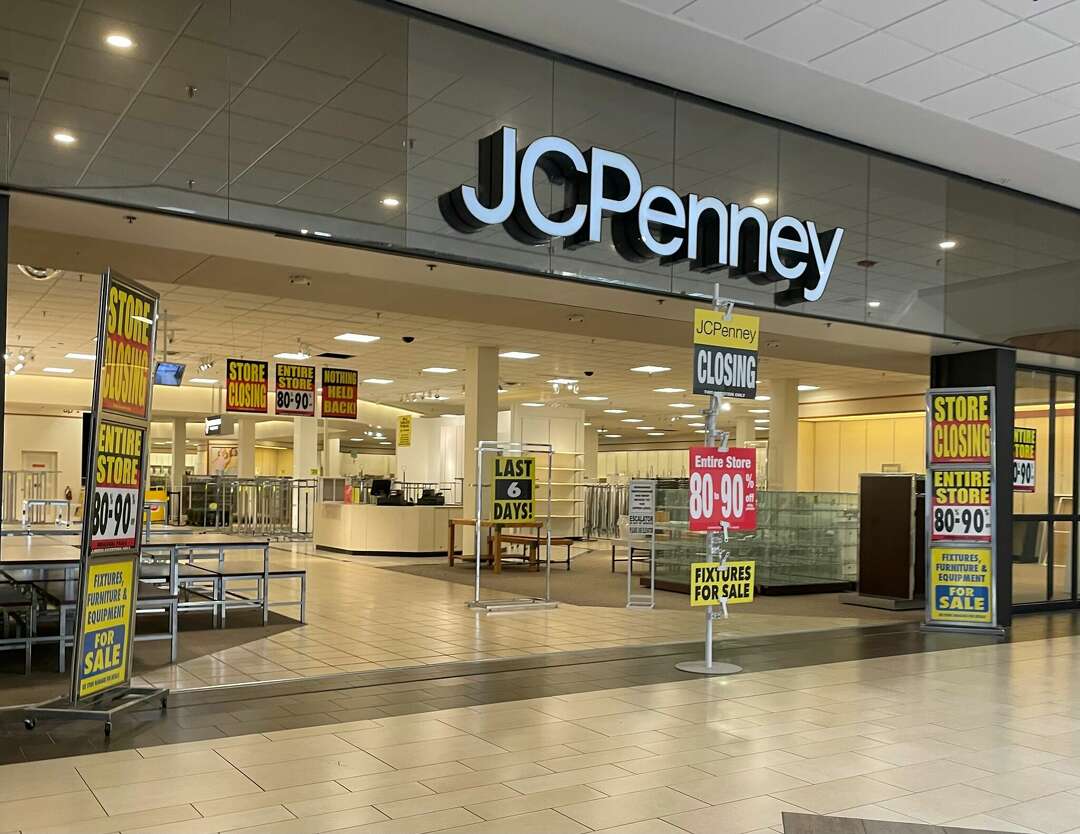 Waterford CT Crystal Mall sees both tenant gains and losses