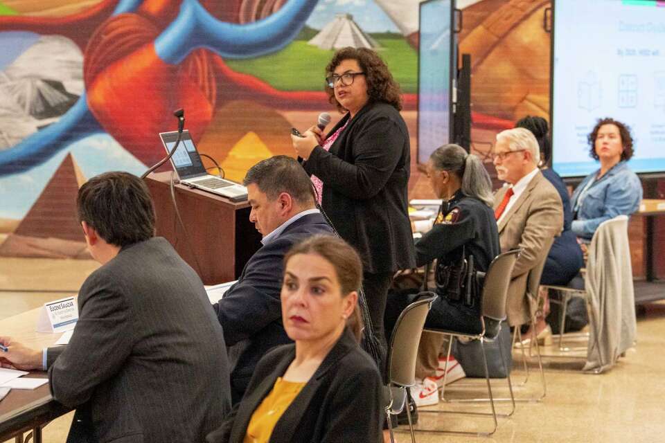 Who is in Mike Miles' cabinet? See HISD's top officials, all with pay