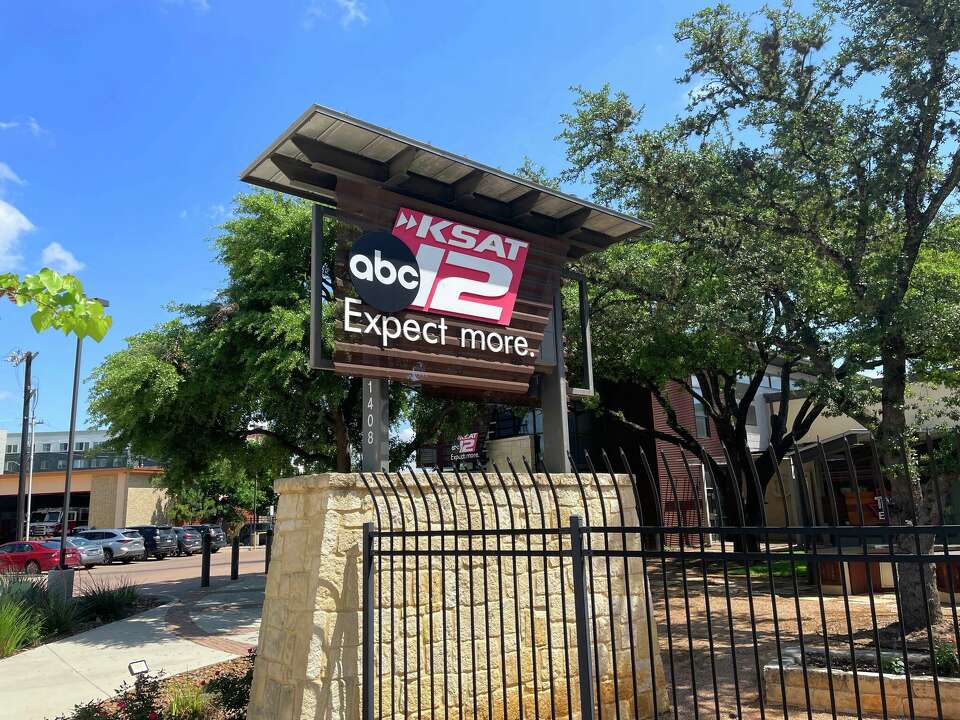 KSAT welcomes new meteorologist. Meet Shelby Ebertowski.