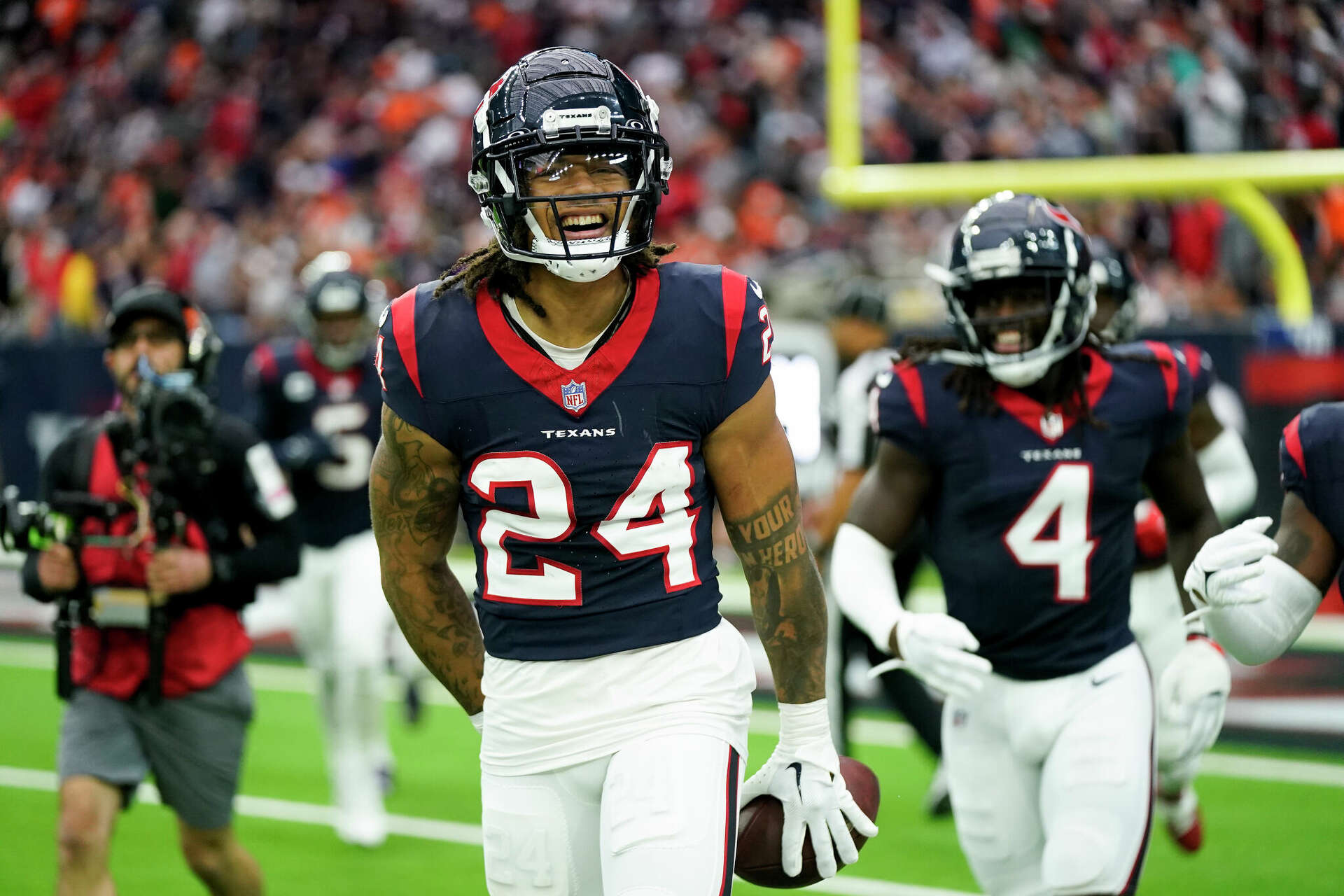 Texans star recognized as top NFL cornerback
