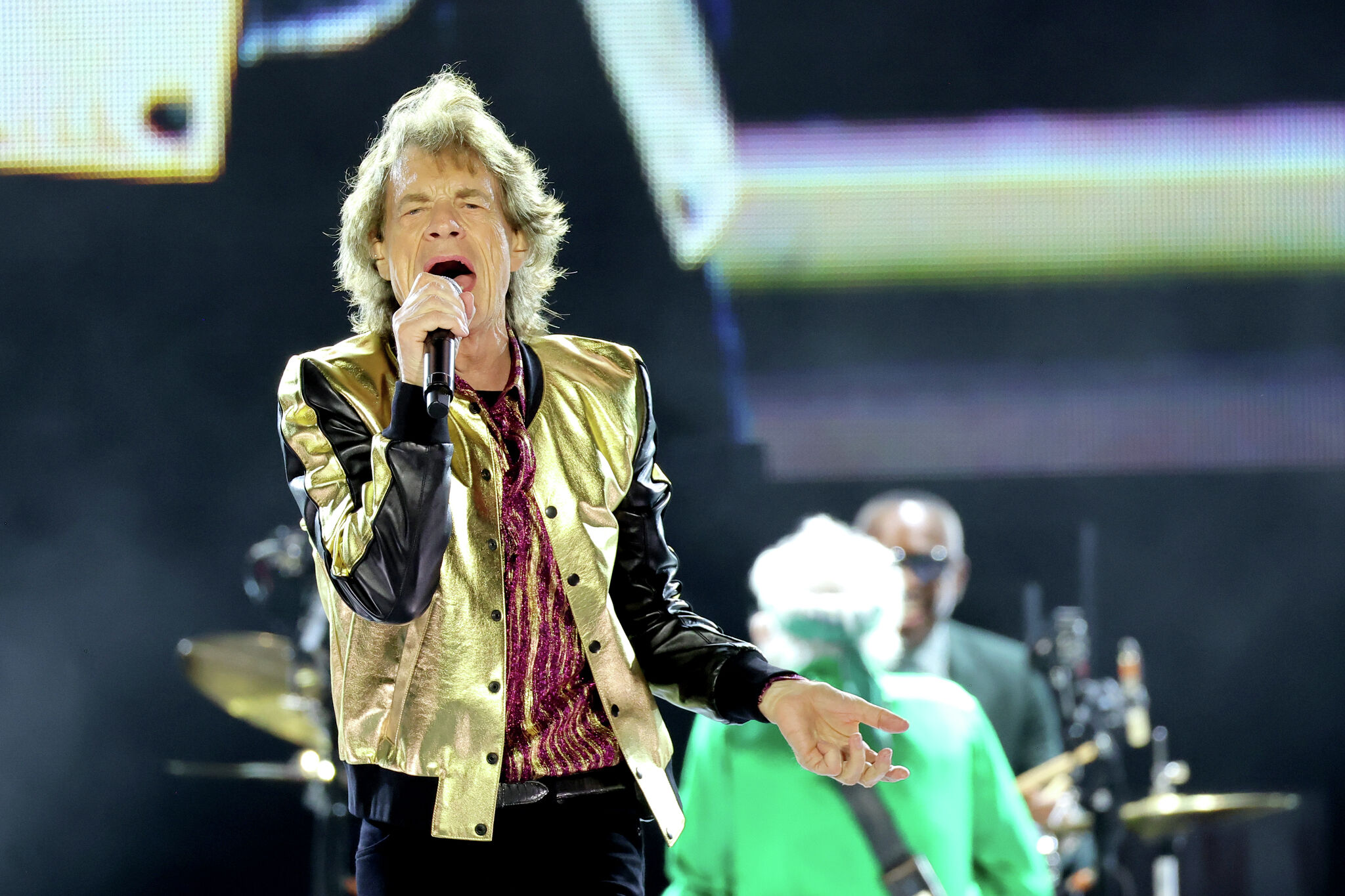 Mick Jagger calls out Connecticut's pizza prowess to New Jersey crowd