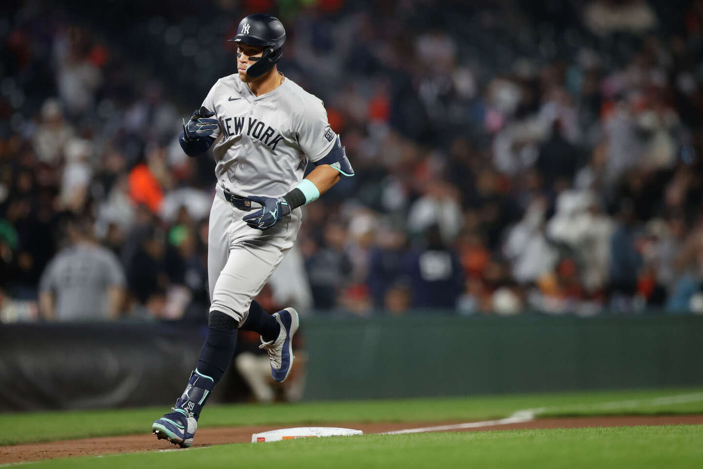 Yankees’ Aaron Judge lives childhood dream with 2 HRs at Oracle Park