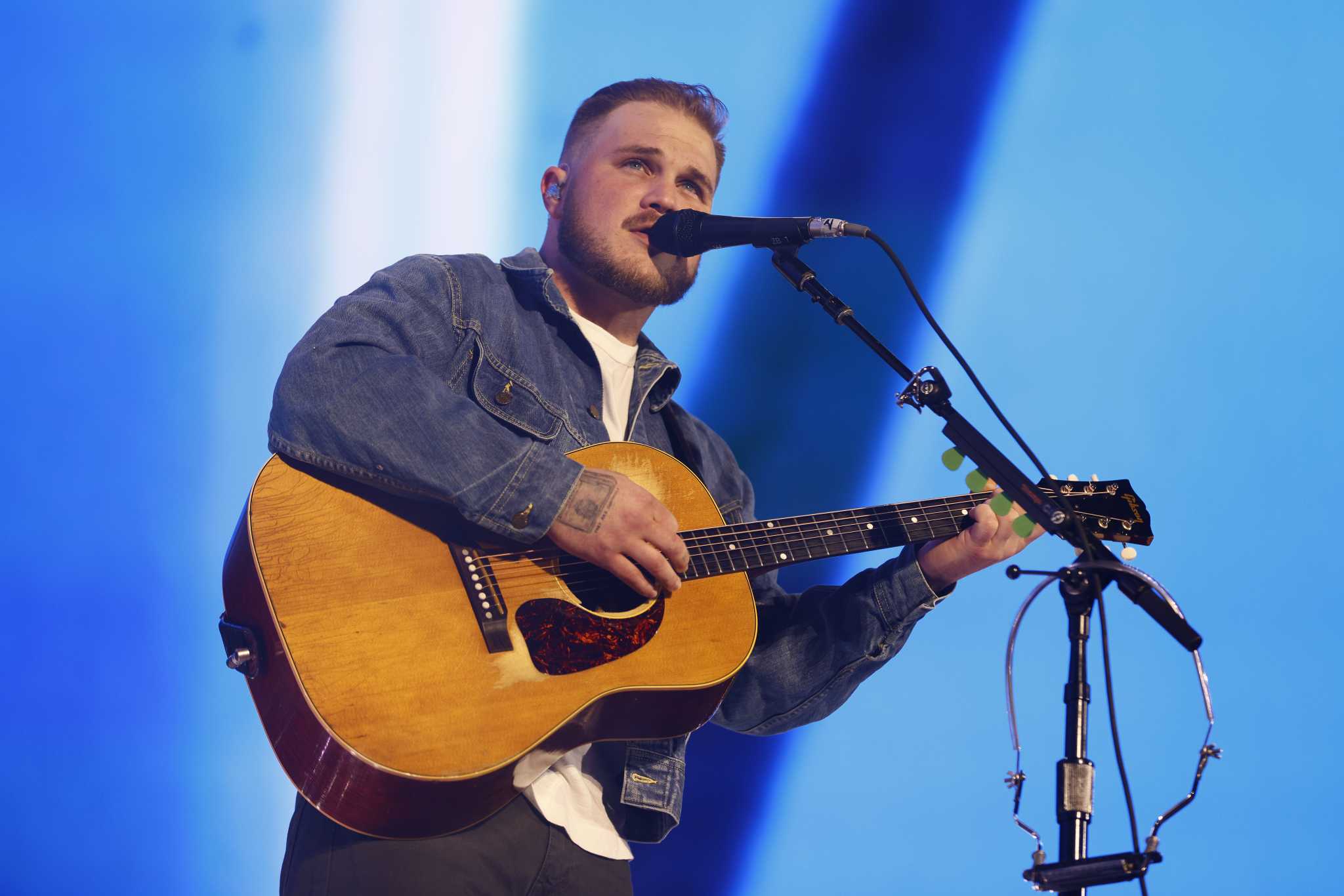 Zach Bryan’s first stadium concert in Oakland shows he’s an all-timer