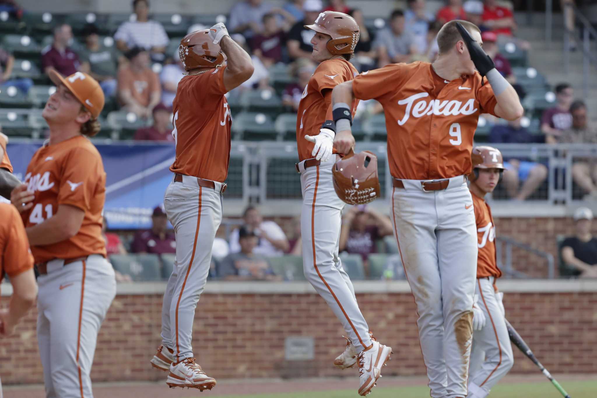 NCAA baseball tournament: Texas, A&M set for regional matchup