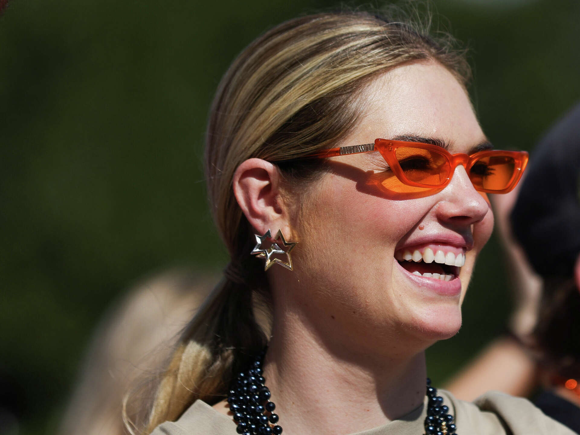 Kate Upton introduces her alcoholic water business to Texas
