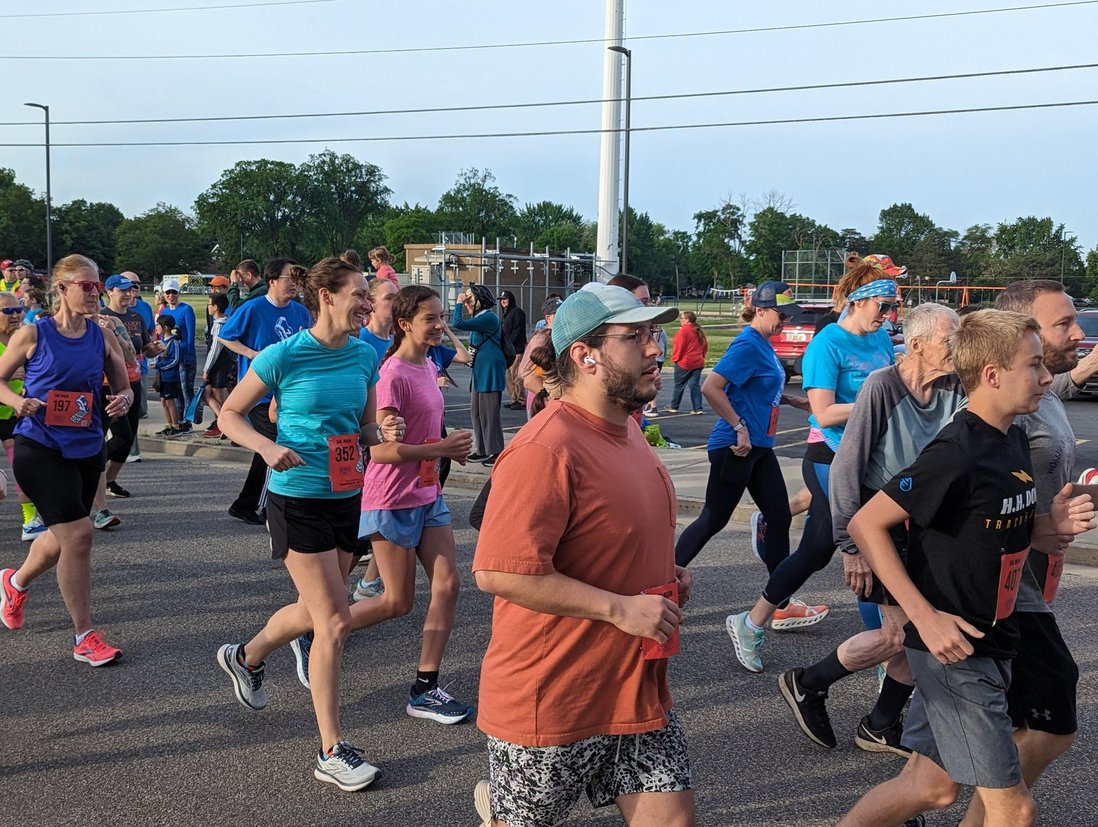 Runners and walkers take part in annual Dow RunWalk
