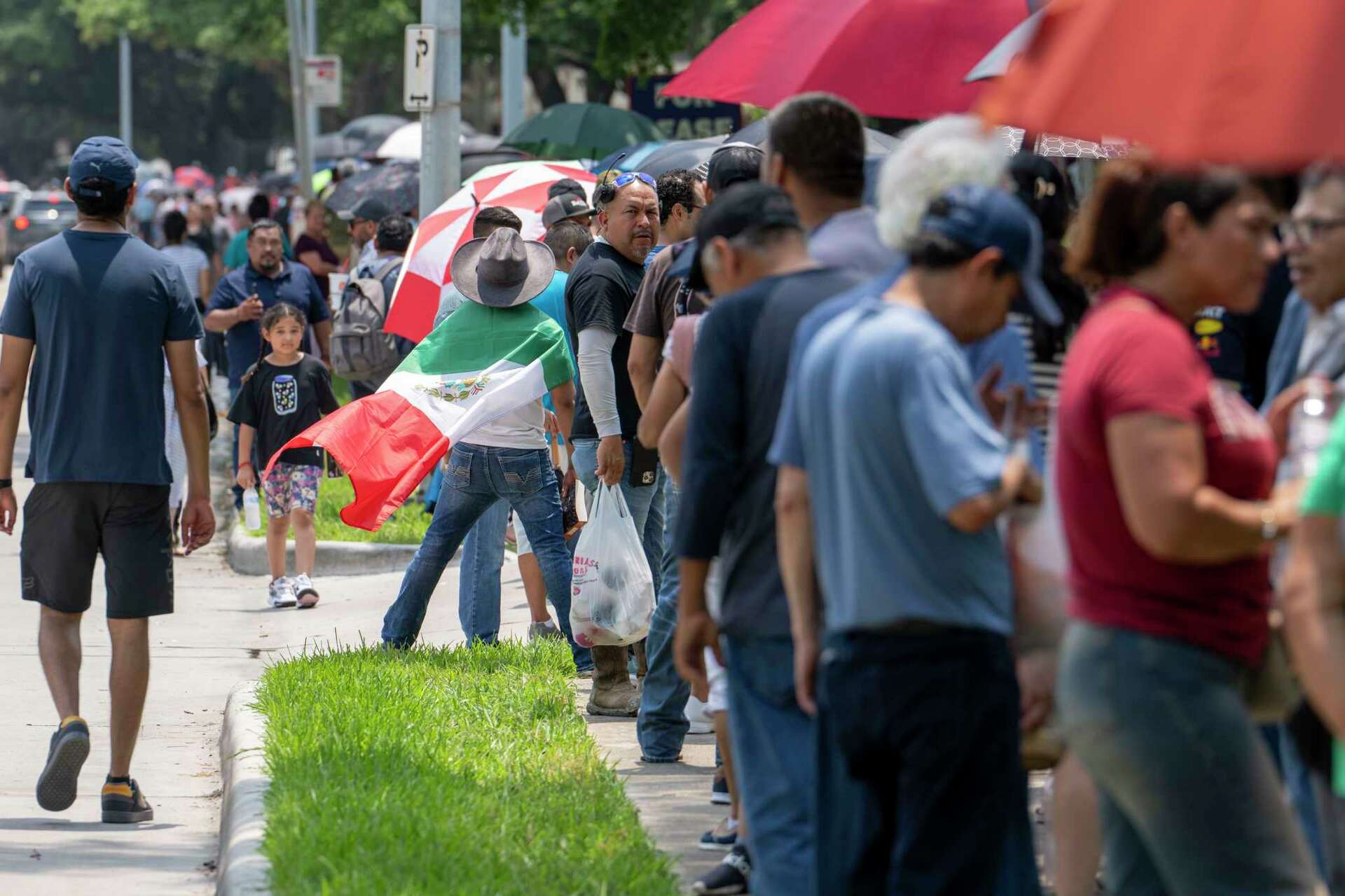 Hundreds denied opportunity to vote at Houston's Mexican consulate