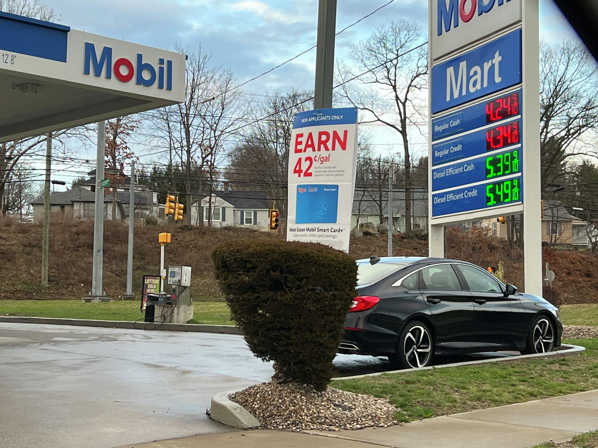 What experts say about Connecticut gas prices this summer