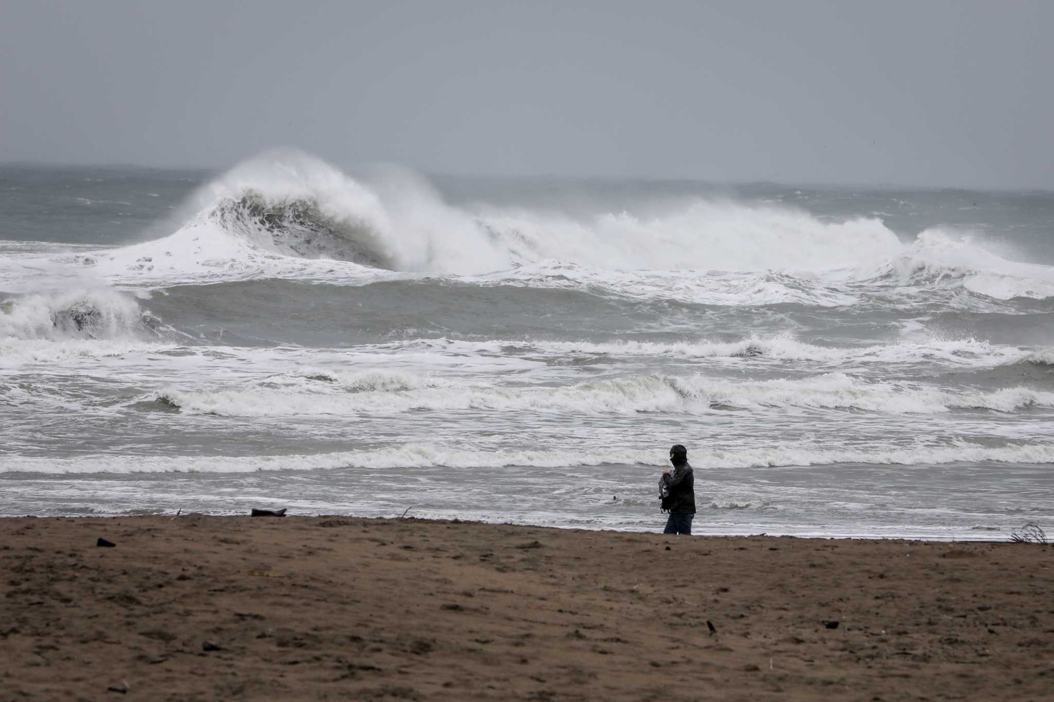 Bay Area heat wave: Large waves a hazard for those at beaches