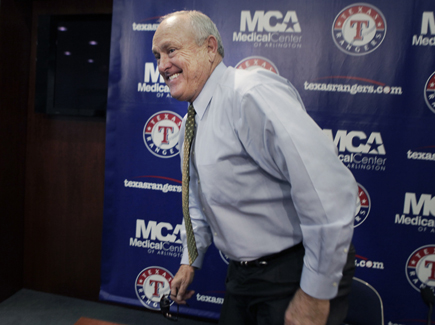 MLB owners approve sale of Rangers to Ryan