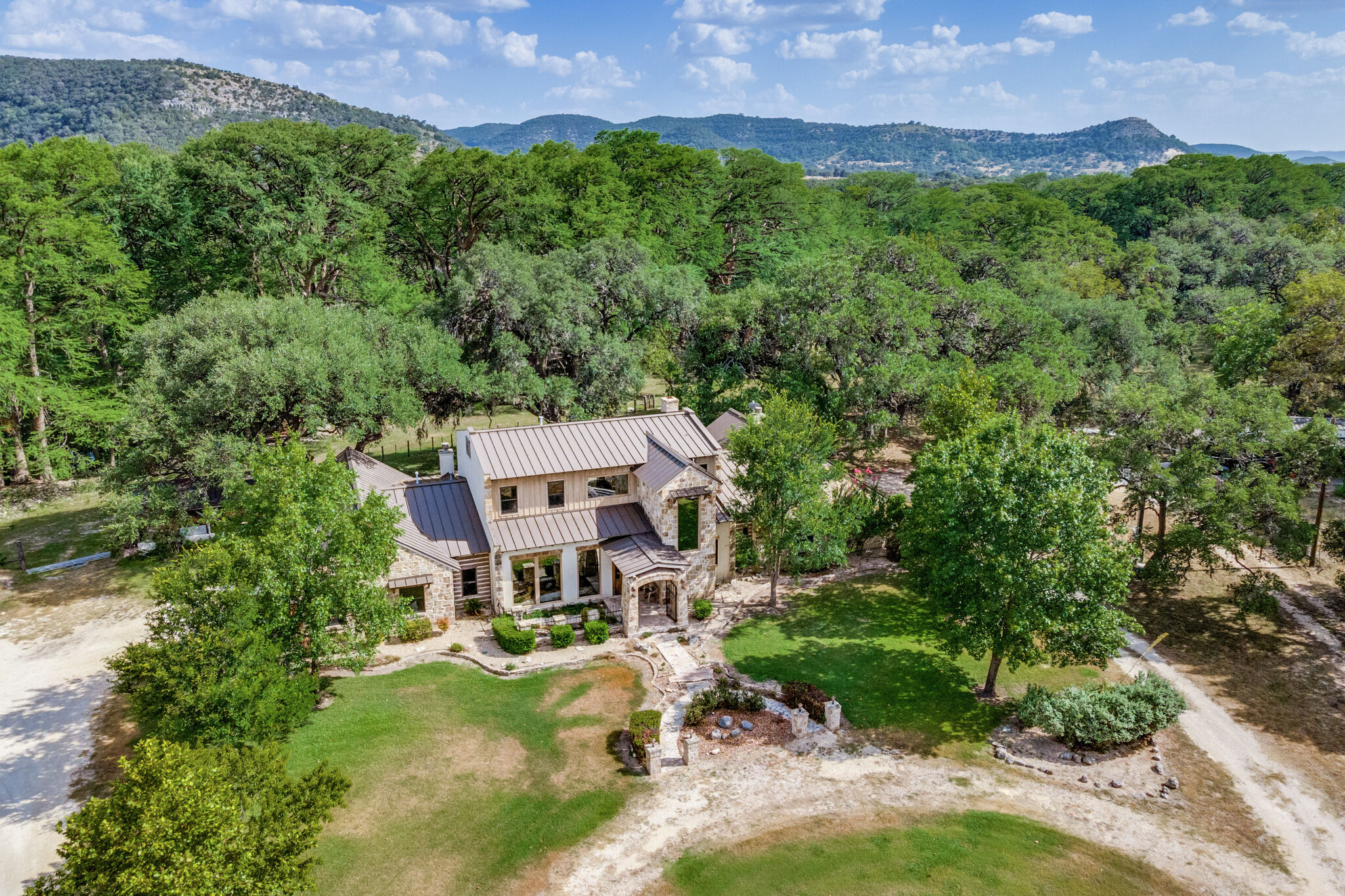 $3M Leakey ranch is a high-end country living retreat