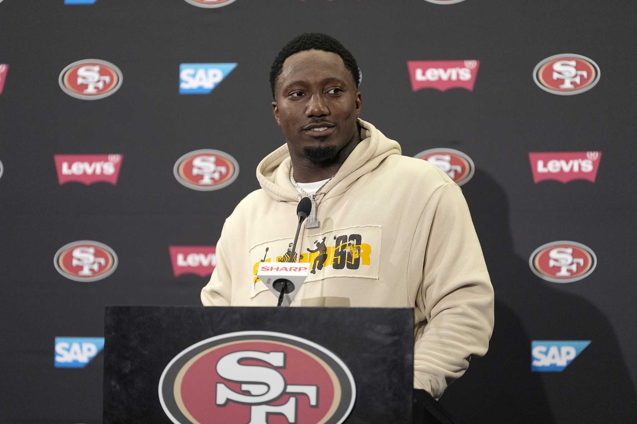 49ers’ Deebo Samuel takes question about future with team in stride