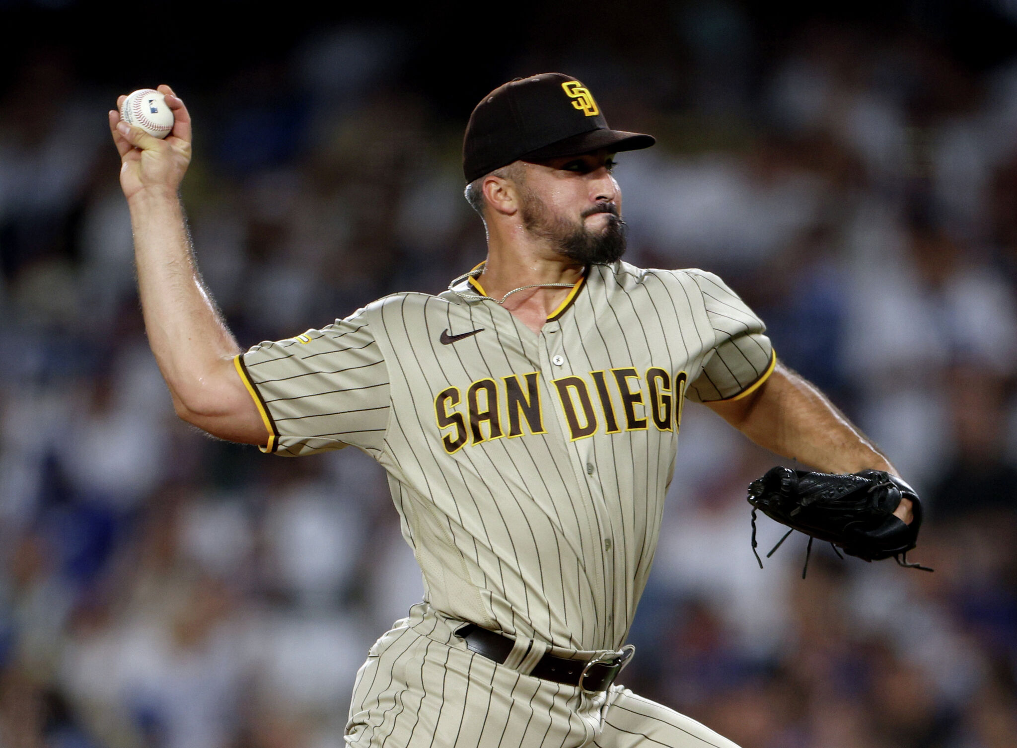 Houston Astros acquire reliever Nick Hernandez from San Diego Padres