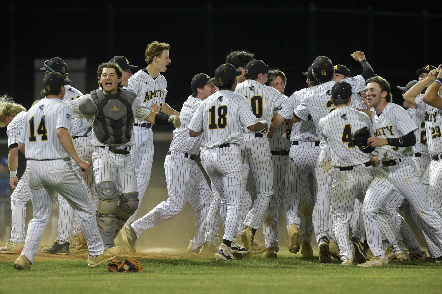 Staples, Amity baseball reach CIAC Class LL state championship game