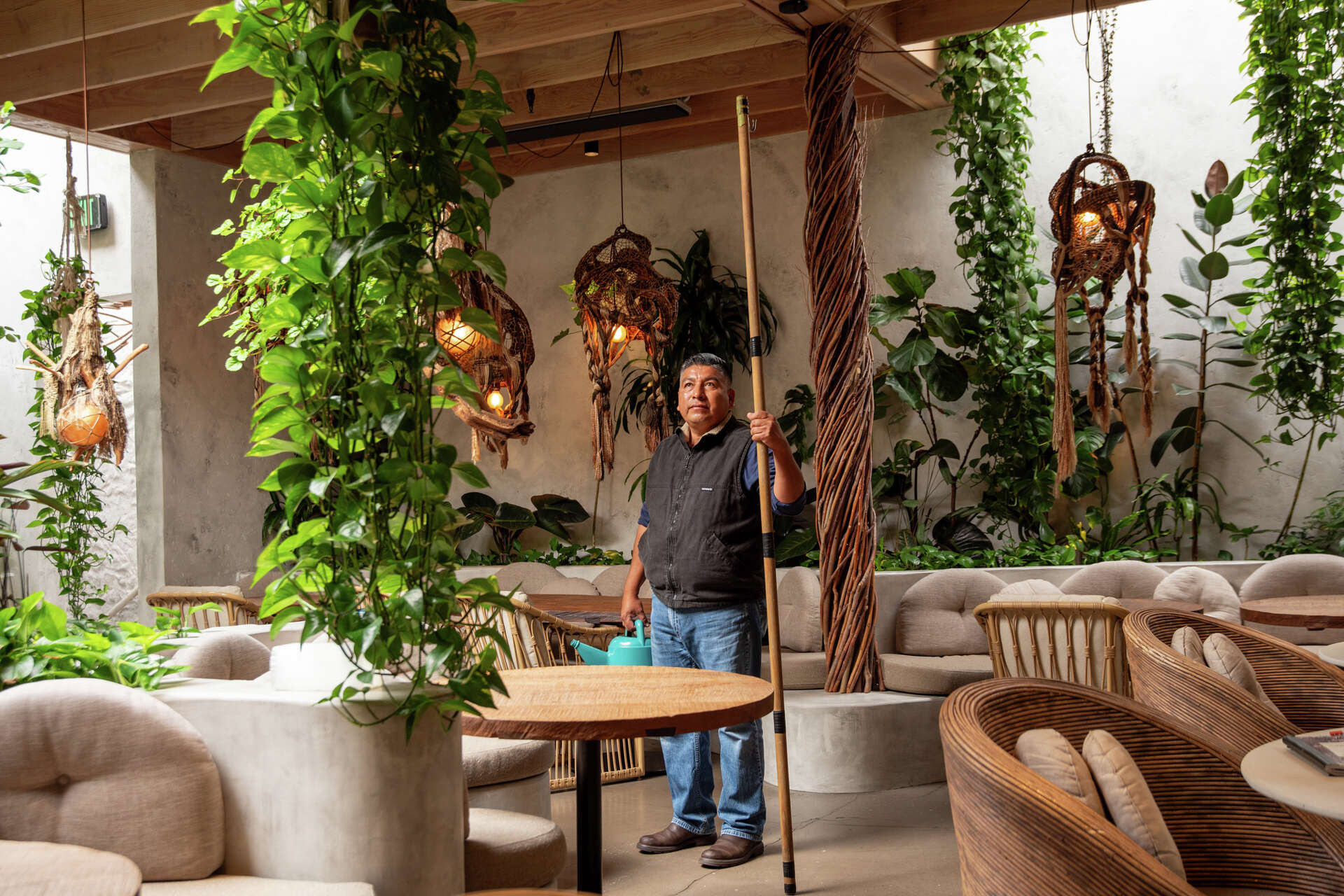 How one worker keeps a beautiful Calif. restaurant alive