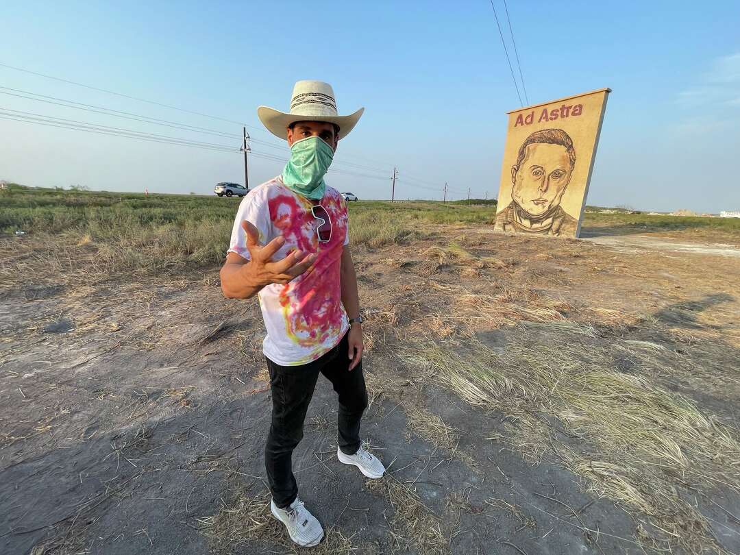 New Elon Musk meme mural catches eyes near Starbase