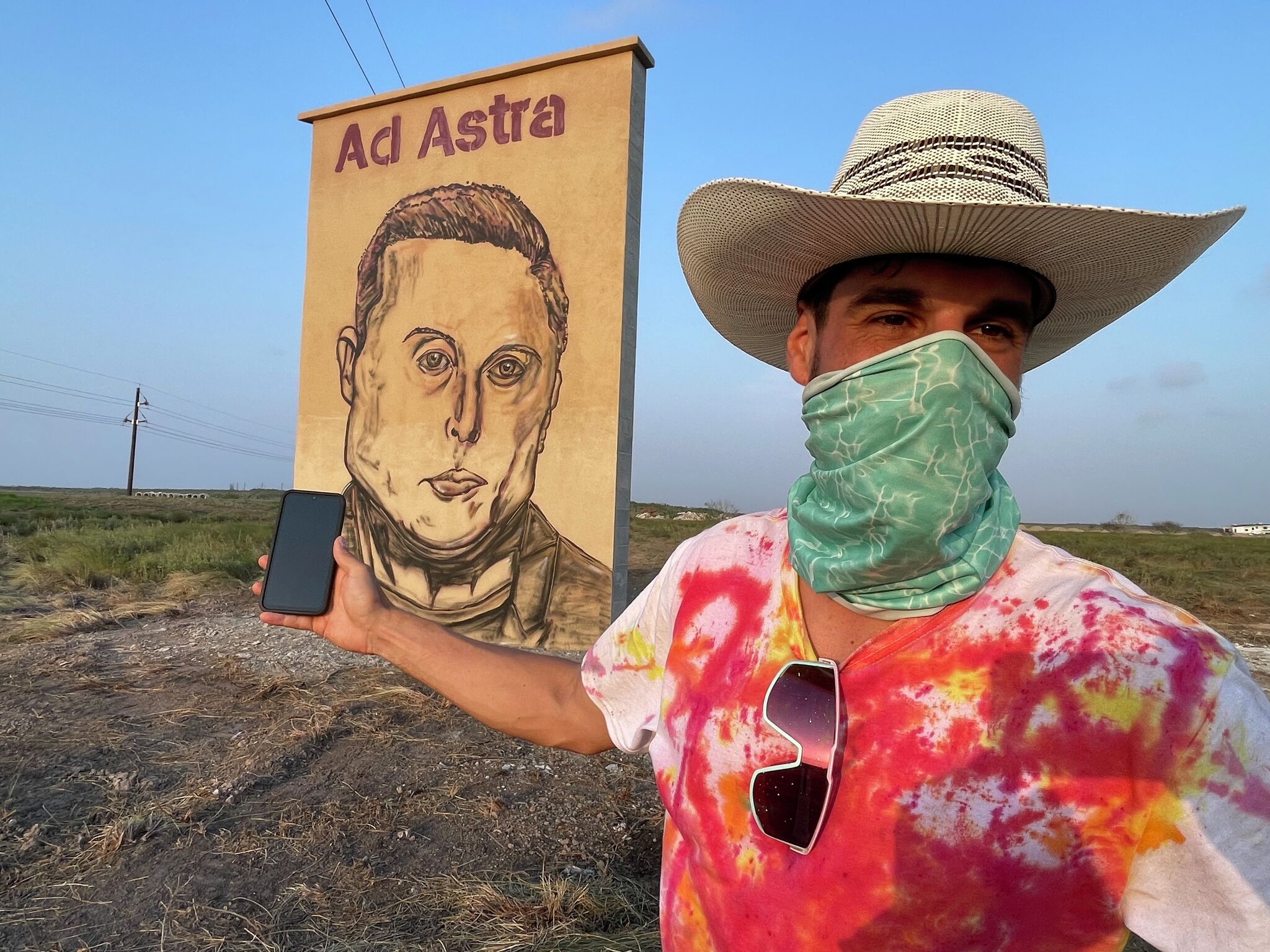 New Elon Musk meme mural catches eyes near Starbase