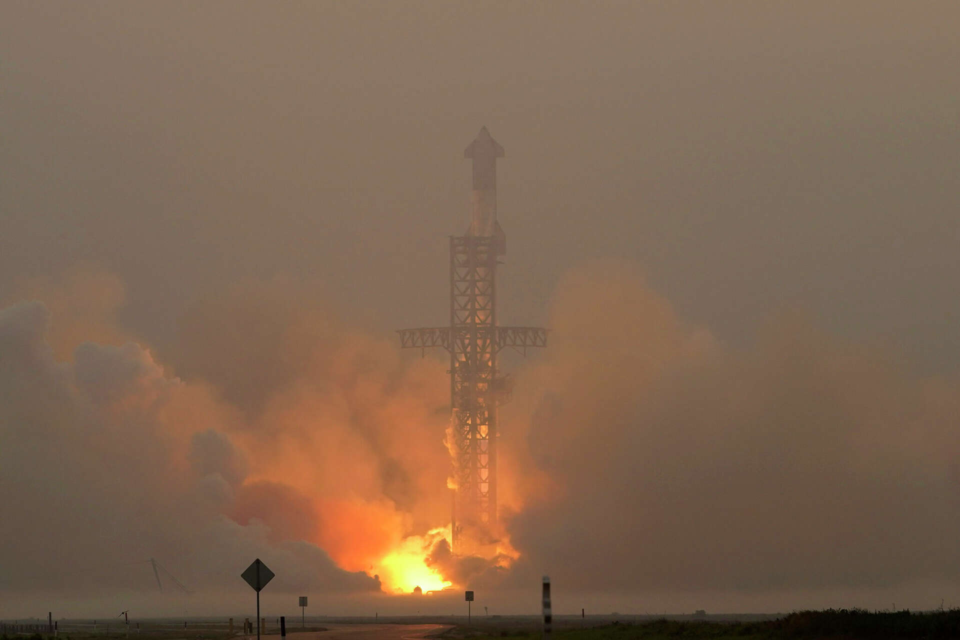 SpaceX brings Starship back from space for 1st time in 4th test flight