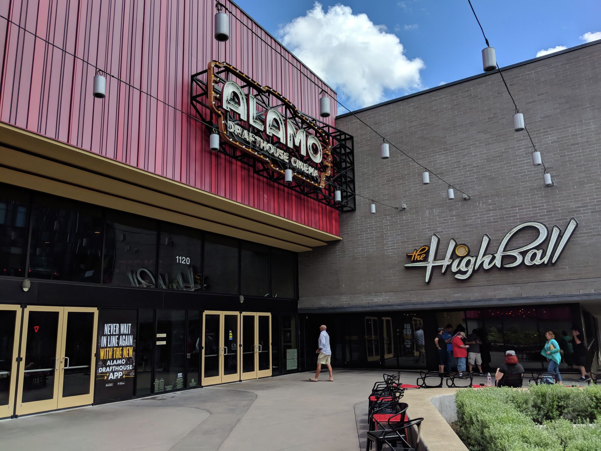 Sony Pictures Entertainment buys Alamo Drafthouse