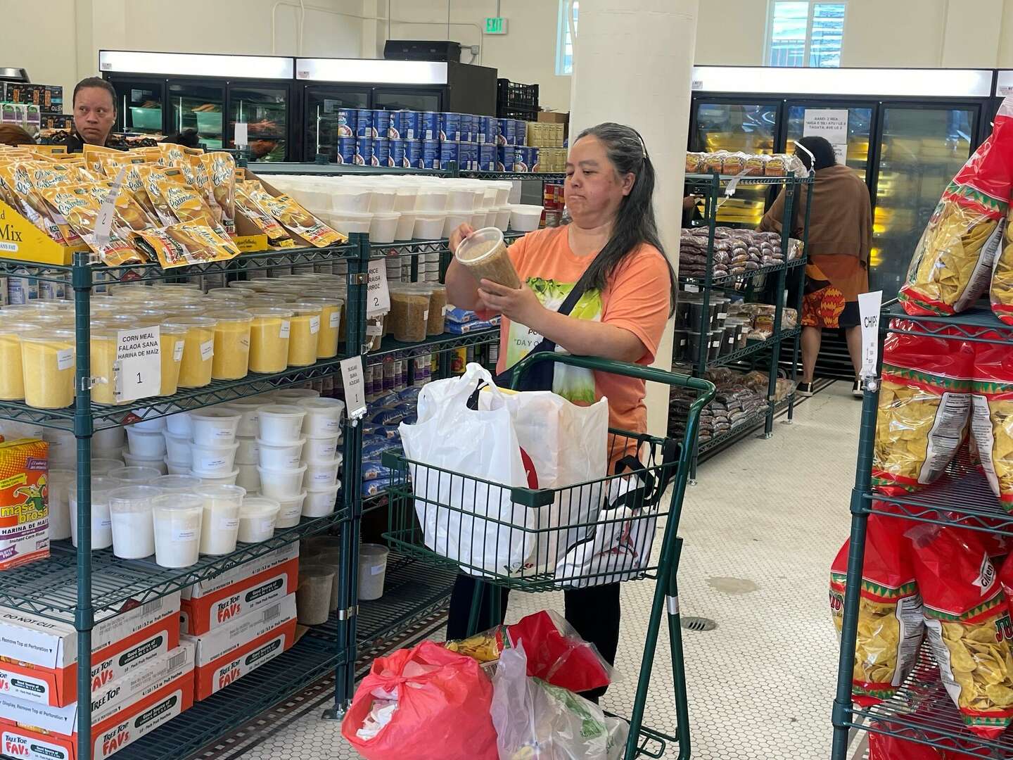 SF families get a chance to 'shop with dignity' at new grocery store
