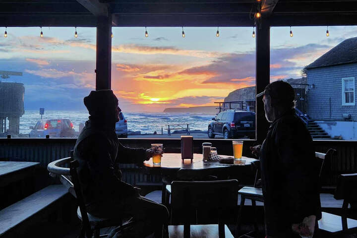 I followed a sign to a California pizzeria at the edge of the world