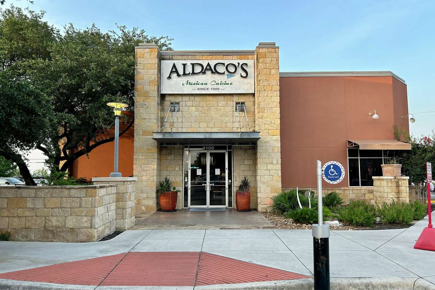 Stone Oak's Aldaco's marks 35 years of Mexican fare