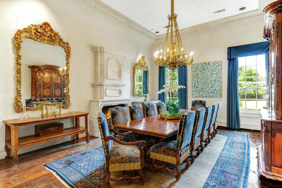'Anti-woke' Texas financier lists Texas White House for $40M