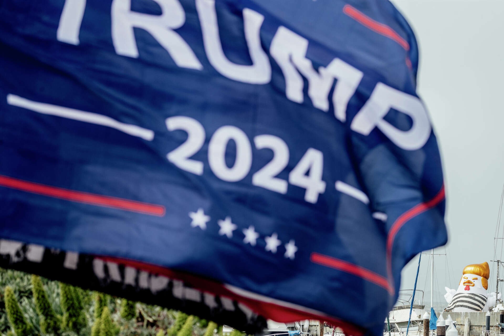 Massive inflatable ‘Trump Chicken’ is back in the SF Bay Area