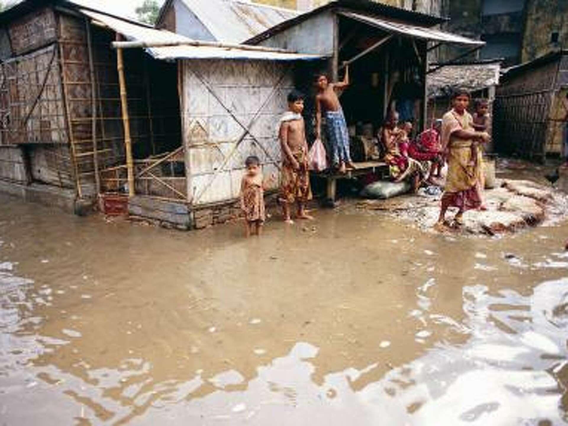 how do floods affect humans