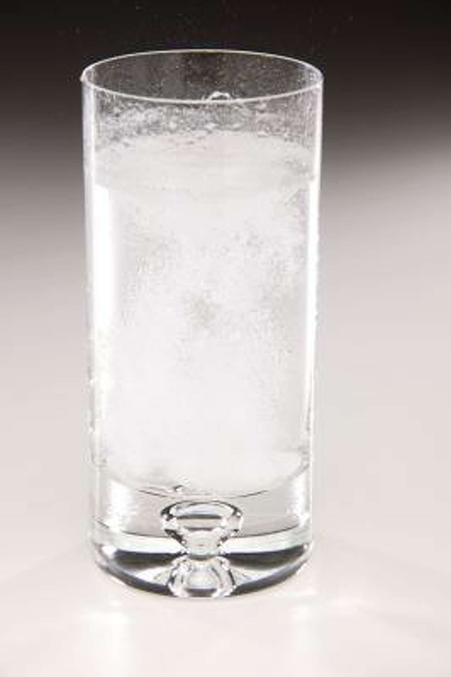 How Does the Particle Model of Matter Explain Dissolving?