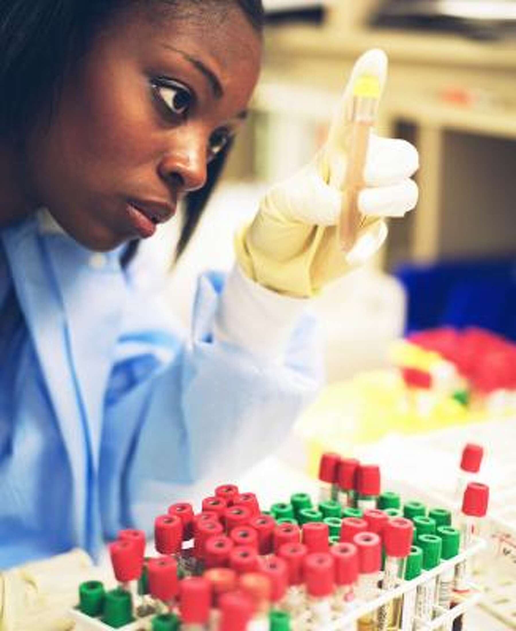 Difference Between BS in Pharmaceutical Sciences & Doctor of Pharmacy