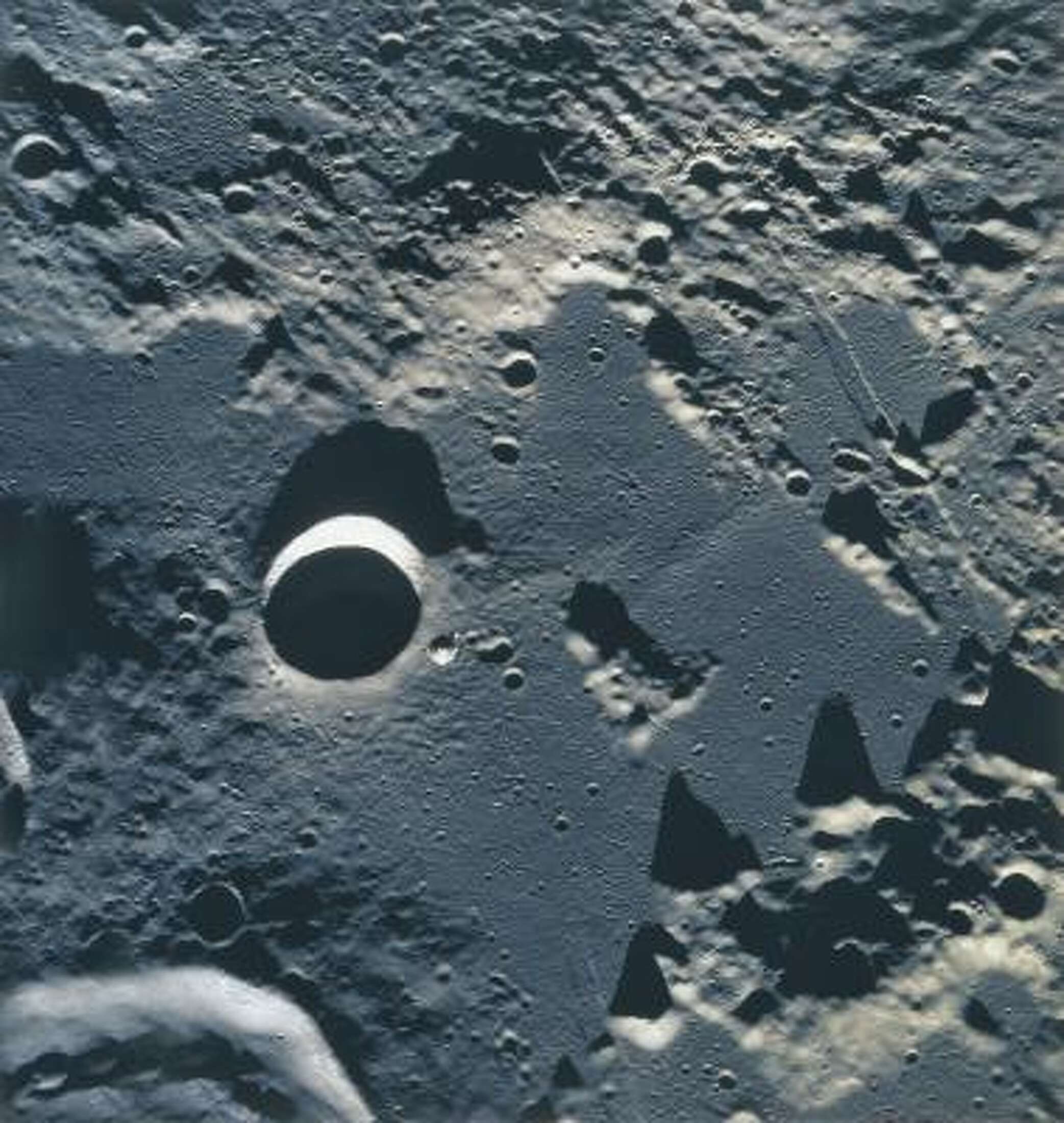 How Are the Surfaces of the Moon & Mercury Similar?